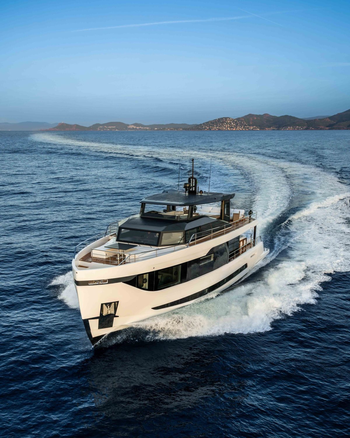 Arcadia 80new Cruising